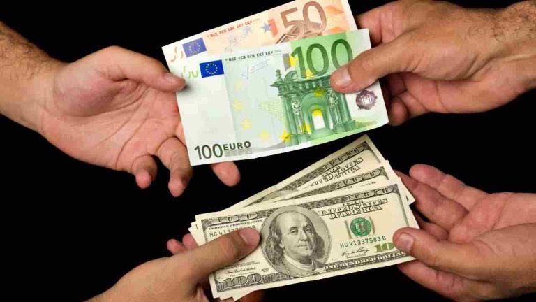 Cambio valuta in viaggio: quando conviene realmente?