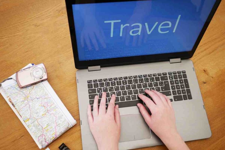 È meglio prenotare un viaggio online o in agenzia? Ecco cosa devi ...